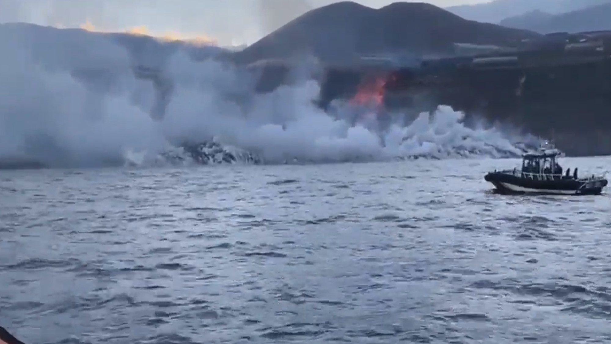 VIDEO: Lava Land: Shock As River Of Molten Magma From Canary Island ...